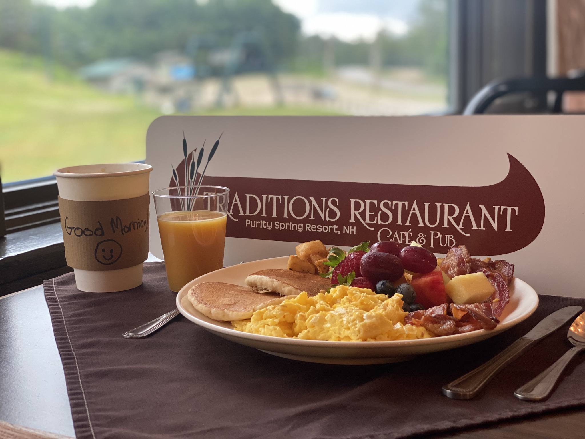 Traditions Restaurant | Food & Drinks Near White Mountain, NH